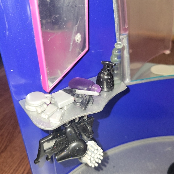 Bratz | Toys | Stylin Salon N Spa Bratz Playset And Doll | Poshmark